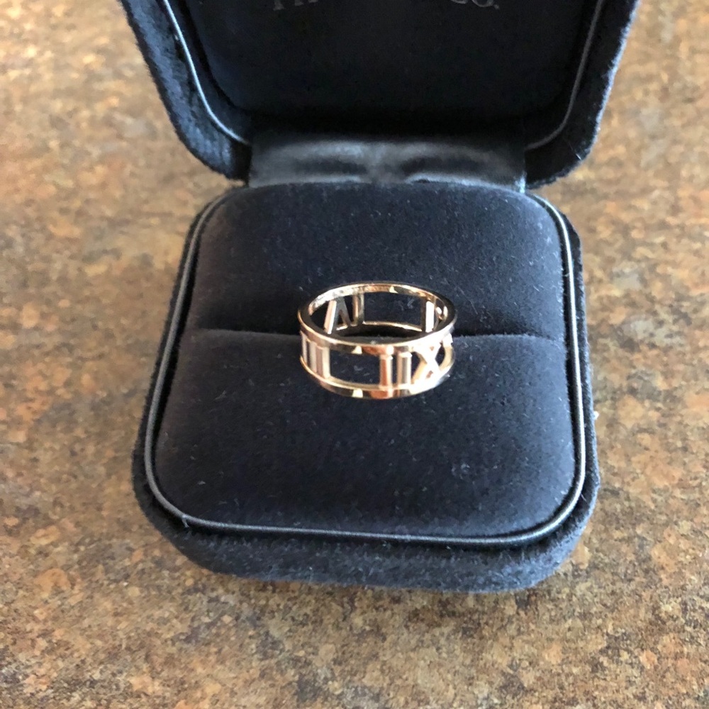 Tiffany And Co Atlas Rose Gold 18k Ring. - Gem